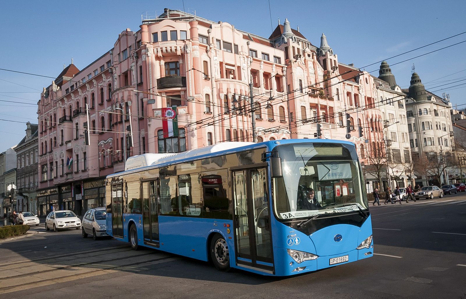 Kínai buszt tesztelnek Debrecenben | Techmonitor.hu