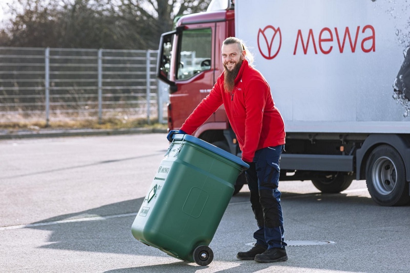 A Mewa Textil-Service bemutatja szolgáltatásait a budapesti „Ipar ...