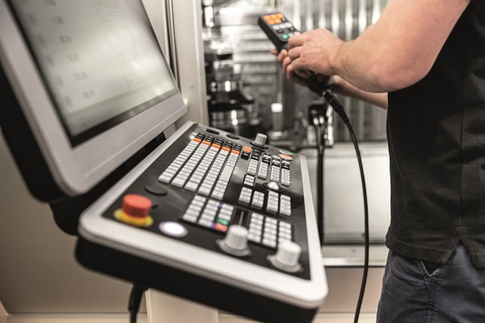 Bemutatkozott a Heidenhain TNC7 vezérlő | Techmonitor.hu